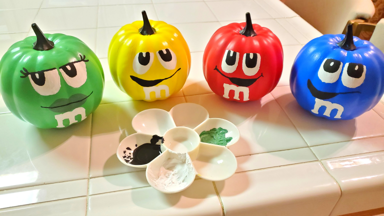 These DIY M&M Halloween Pumpkins Are So Sweet, You’ll Be Saying “I Want ...