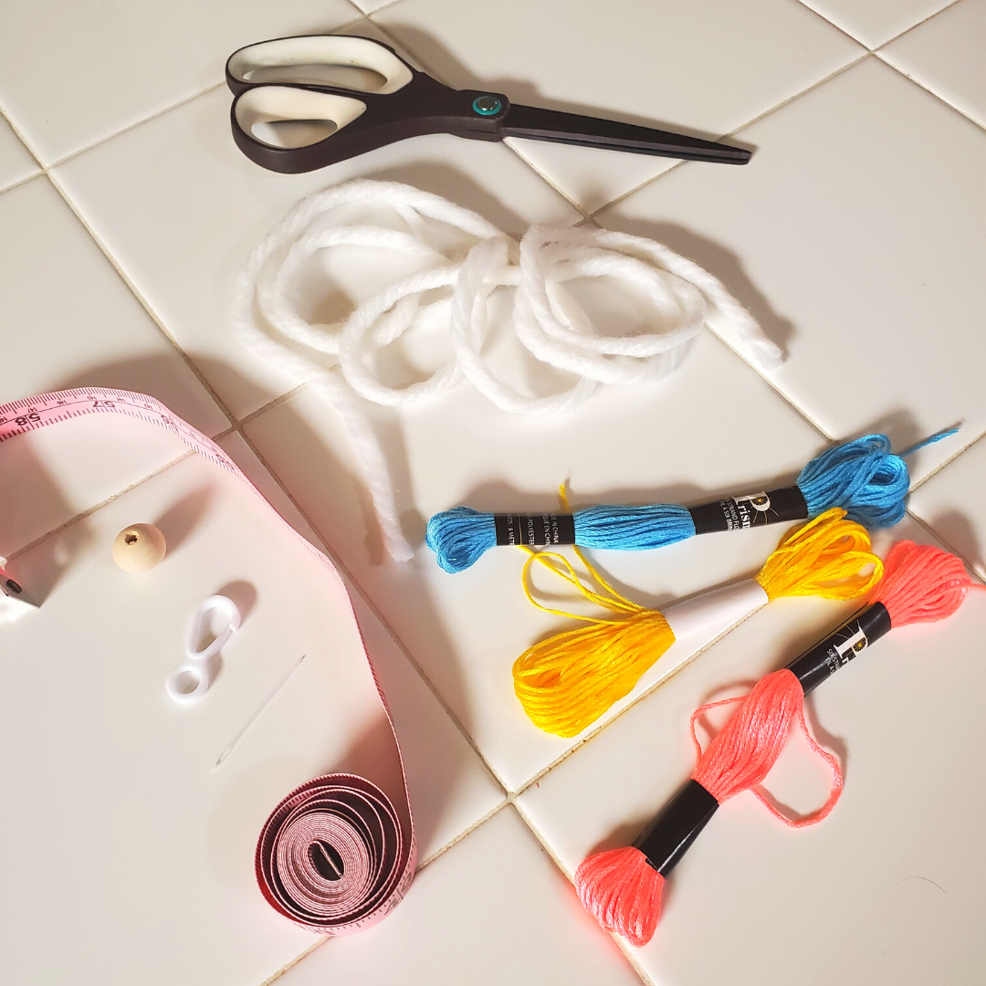 Bring Some Color Into Your Life With This DIY Macrame Rainbow Keychain ...